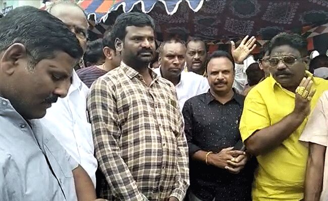 Eluru: ఎస్‌ఈబీ అదుపులో ఉన్న వ్యక్తి మృతి.. కుటుంబ సభ్యుల ఆందోళన..