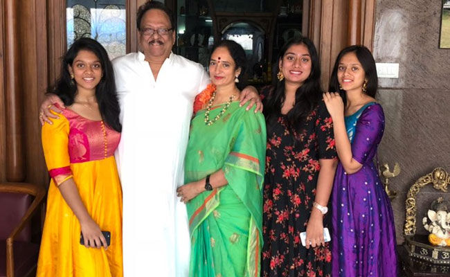 Krishnam Raju Daughters: కృష్ణంరాజు ముగ్గురు కూతుళ్లు ఏం చేస్తుంటారో ...