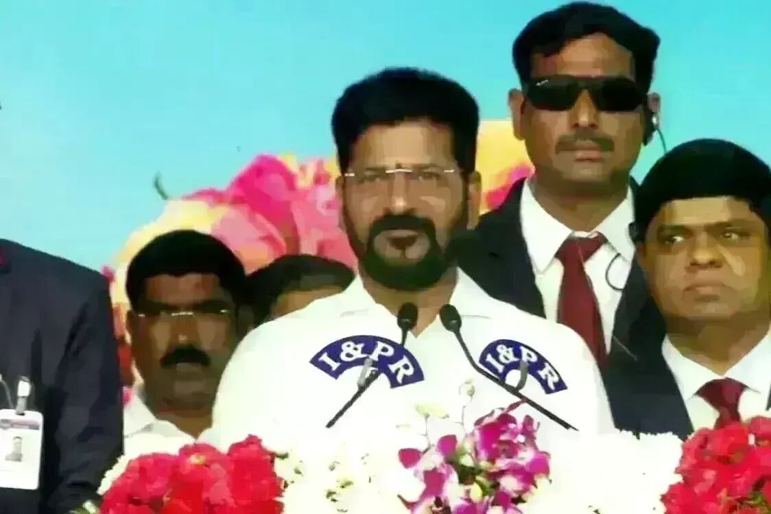 Telangana Congress Govt : తెలంగాణ సీఎంగా రేవంత్ రెడ్డి ప్రమాణ స్వీకారం ...