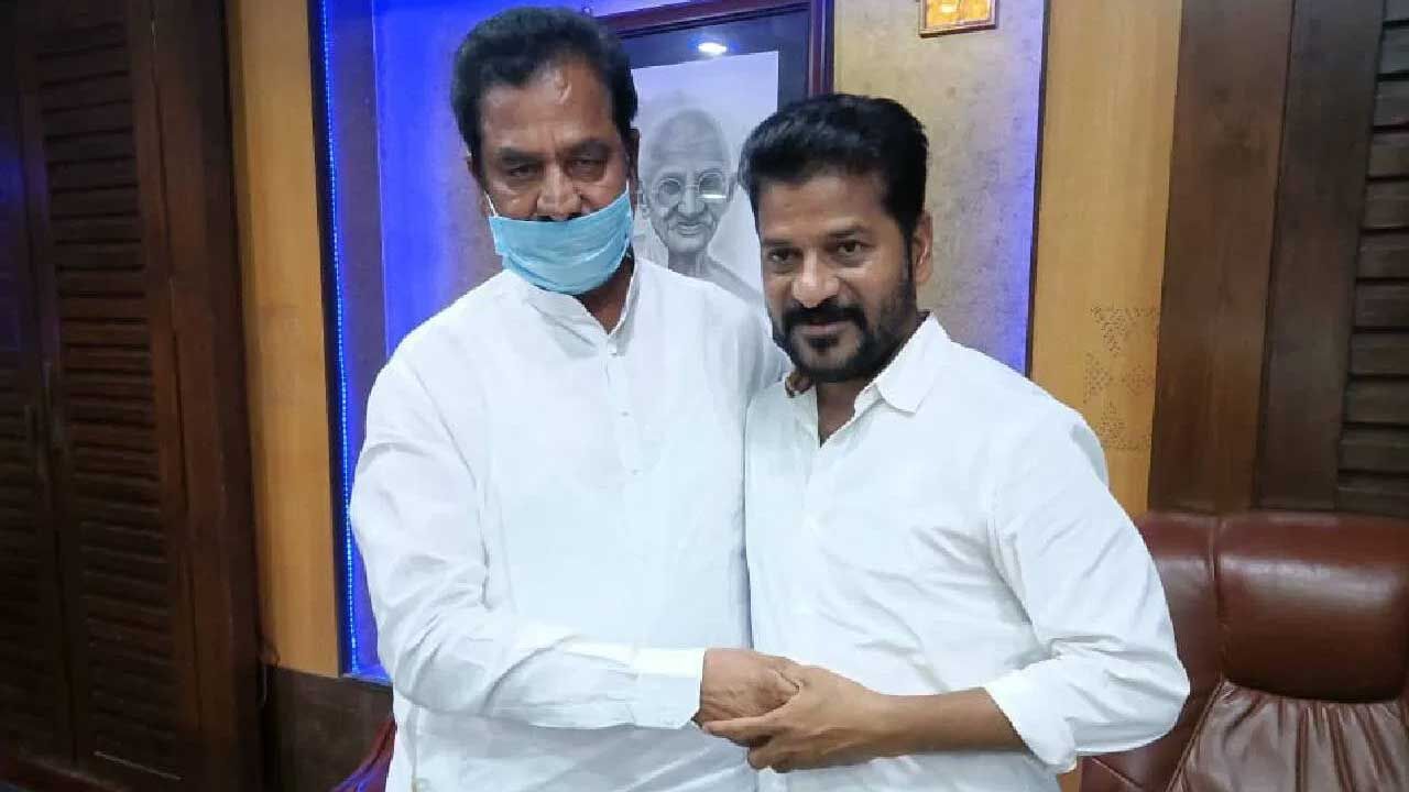 TS : కాంగ్రెస్ లో చేరిన బిఆర్ఎస్ మాజీ ఎమ్మెల్యే | Former MLA Teegala ...