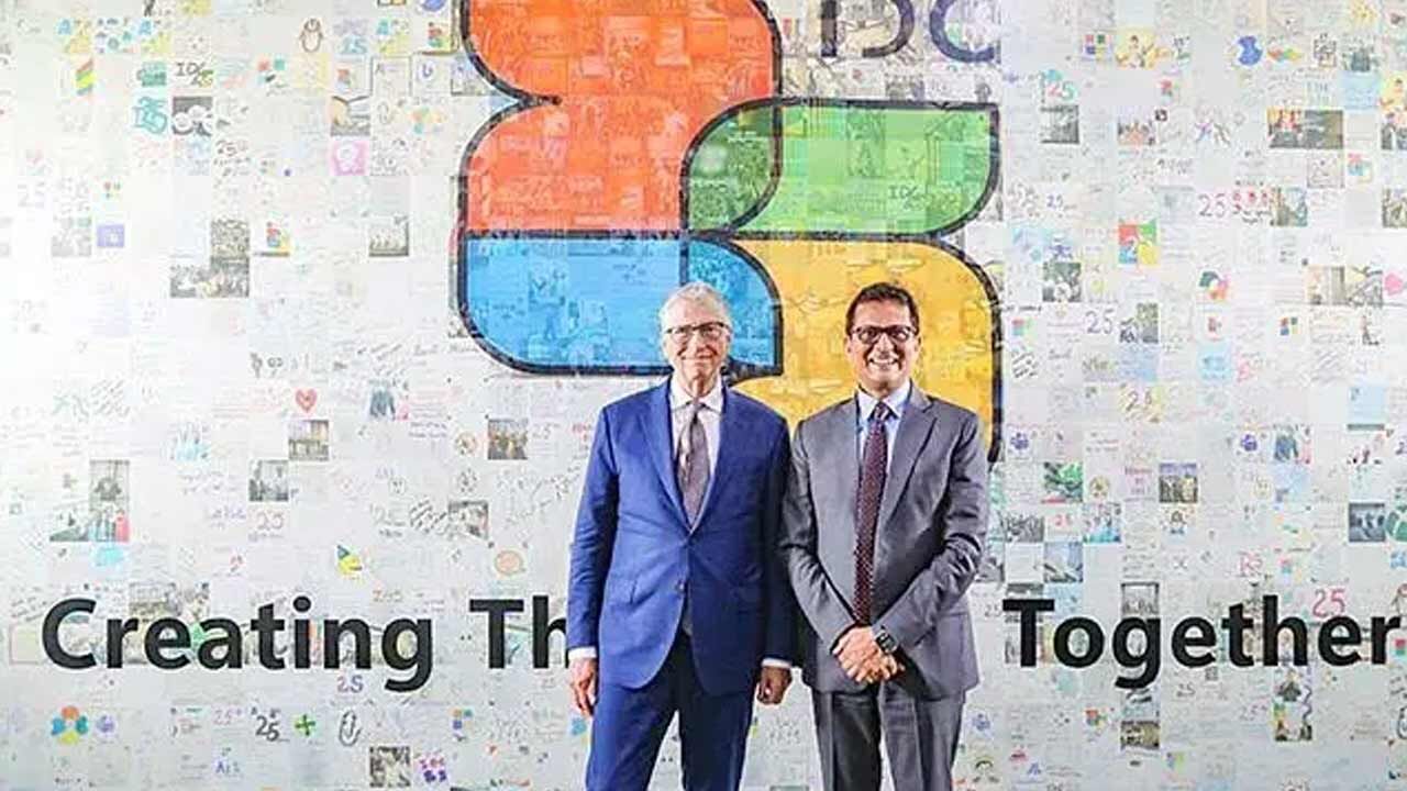 Bill Gates : 25 ఏళ్ల తర్వాత హైదరాబాద్ ఆఫీసుకు బిల్ గేట్స్ | Bill Gates ...