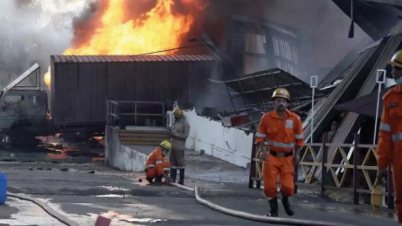 Fire Accident : ఫ్యాక్టరీలో భారీ అగ్ని ప్రమాదం.. చేరుకున్న 34ఫైర్ ...